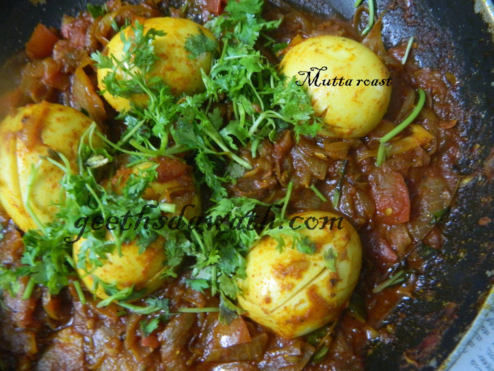Mutta roast / Kerala egg roast | Geeths Dawath